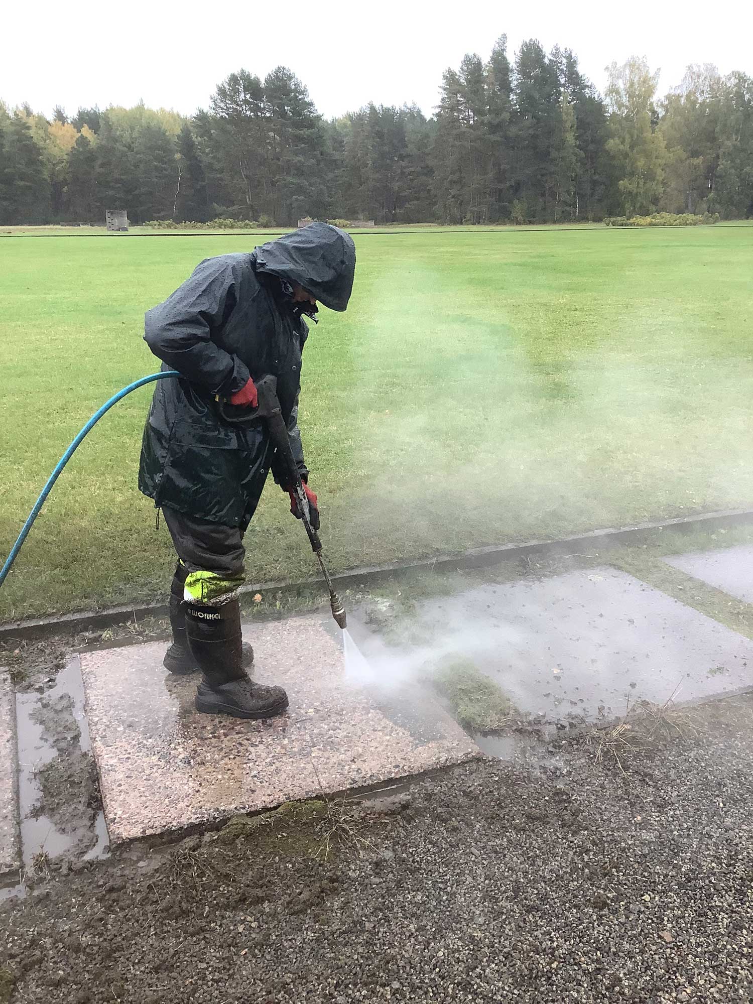 High pressure washing - facade washing, pavement cleaning